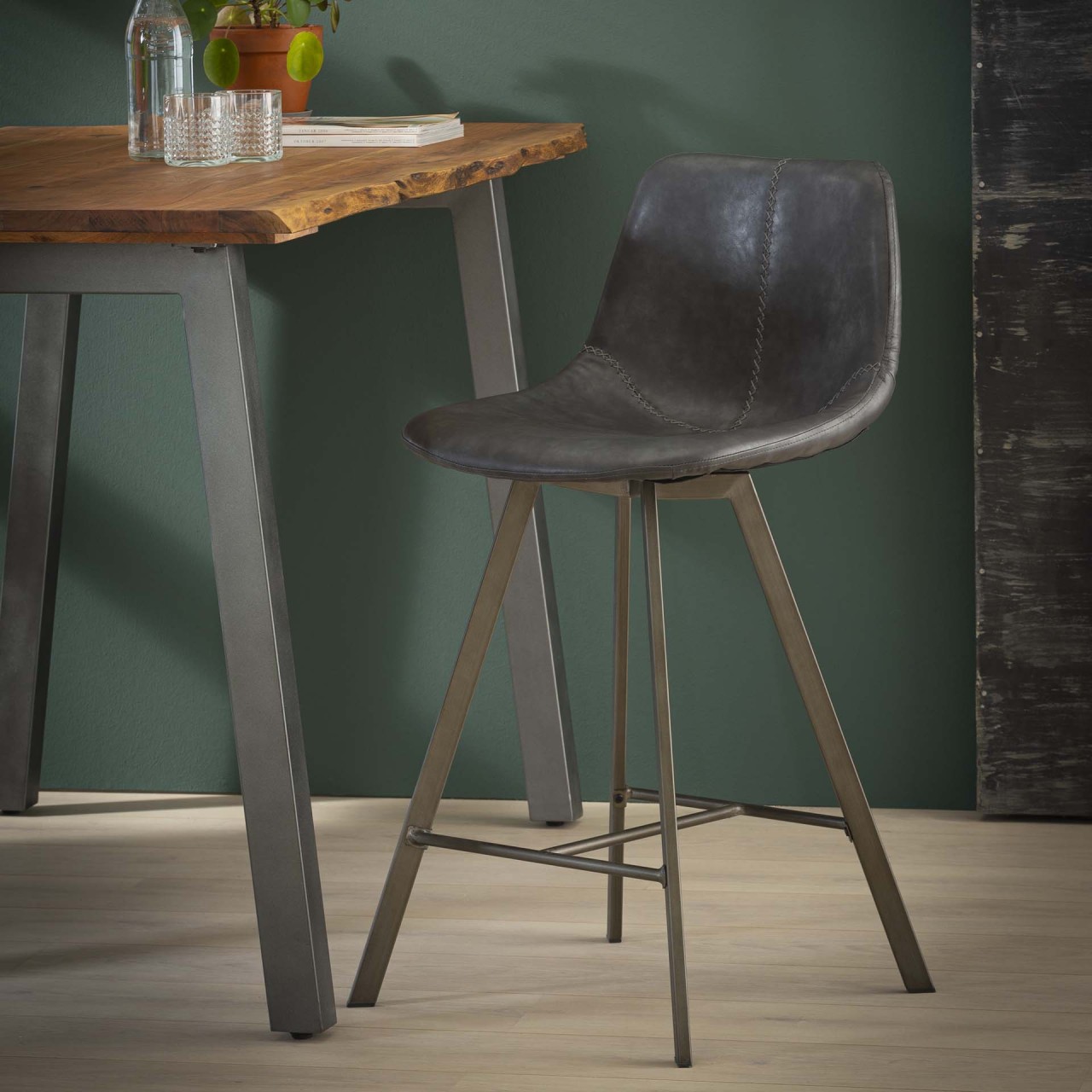 Retro Barhocker Isaac Metall höhenverstellbar verschiedene Farben
